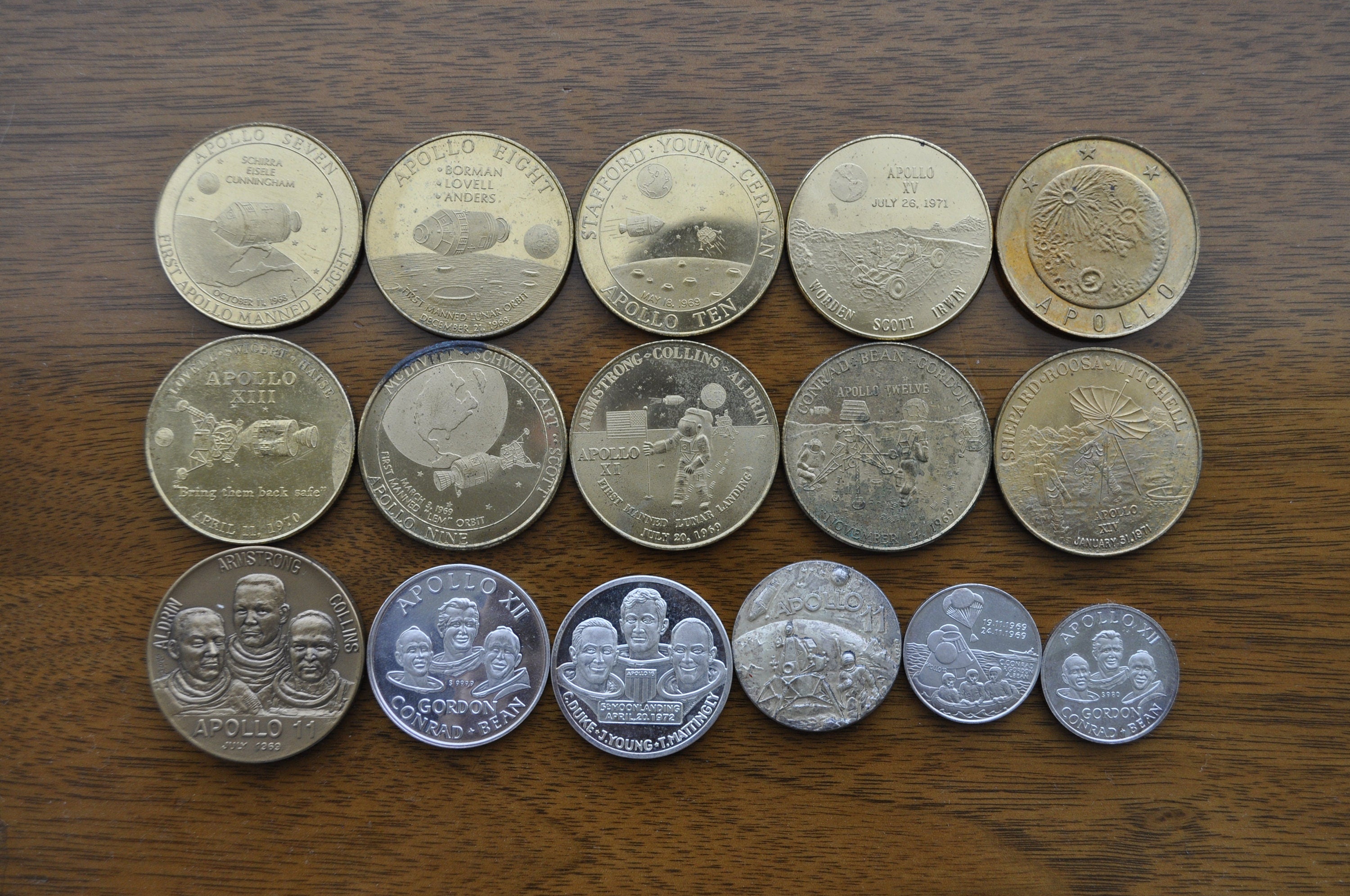 Lot of 16 Different Apollo Mission Tokens - Commemorative Nasa Tokens ...